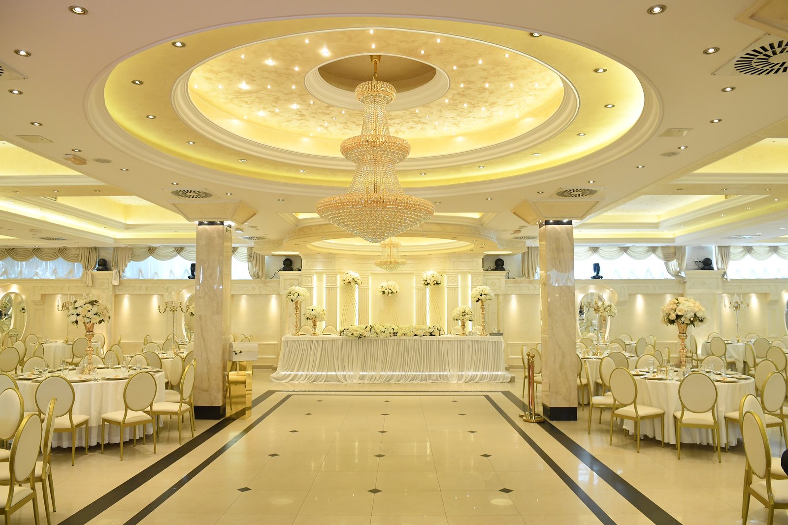 AS Lazić - Grand sala| Ludi Kamen