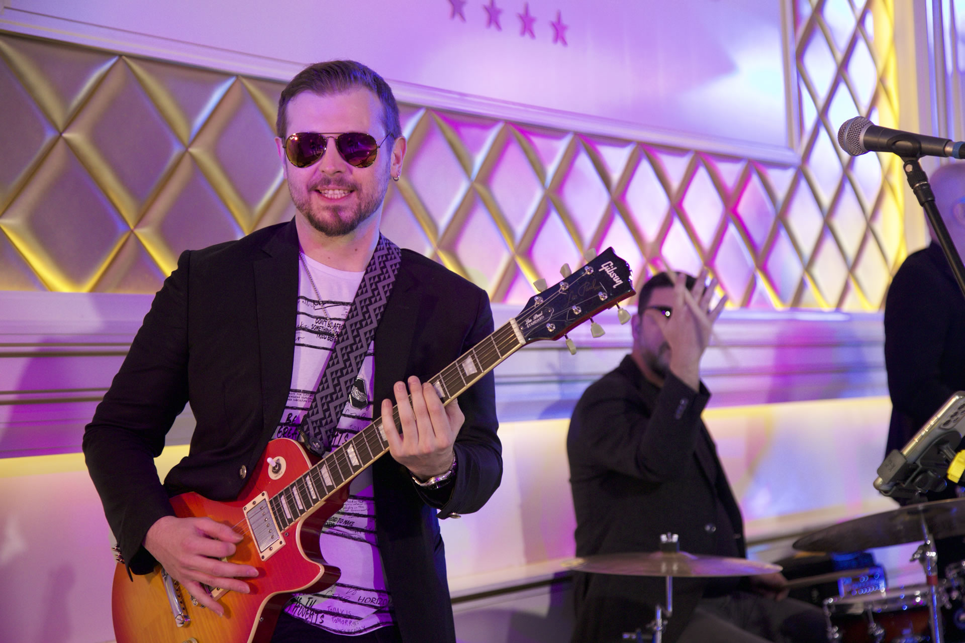 Menhetn bend l Ludi kamen